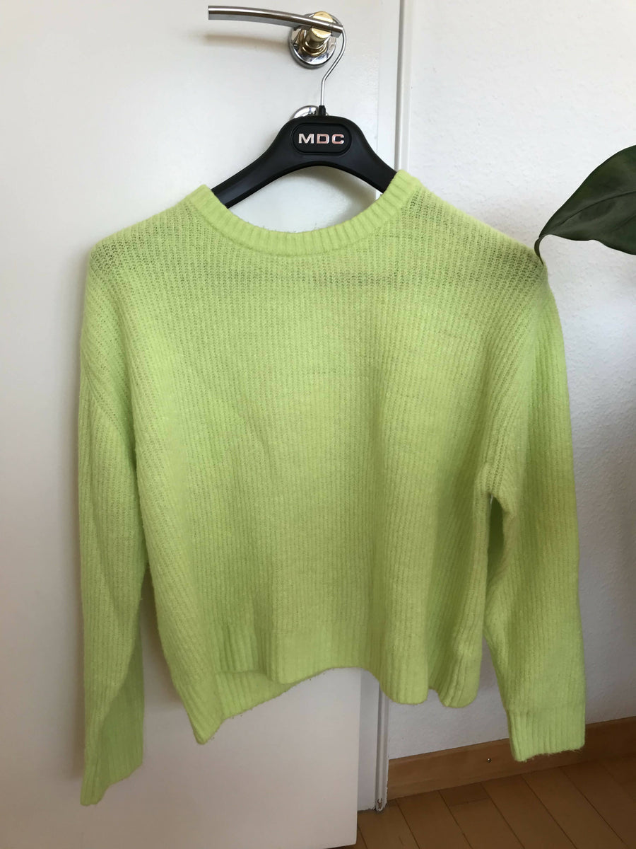 Pullis & Juppe/ Hosen und Schuhe – secondhandkiste.ch